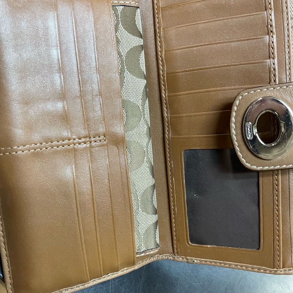 Coach Logo Turnlock Signature Checkbook Wallet - Gem